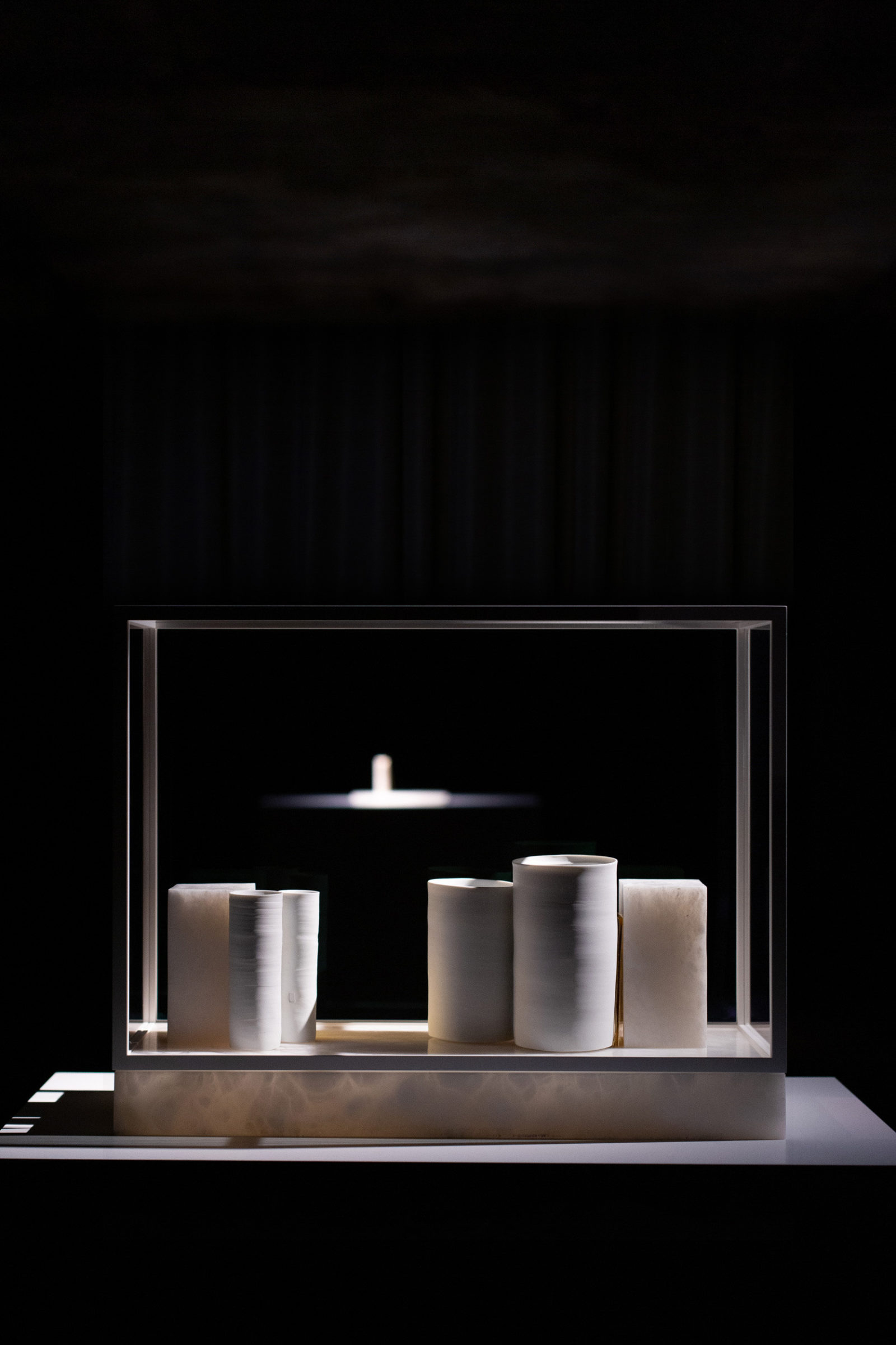 Edmund de Waal and Unseen Pieces from The Feuerle Collection – Making ...